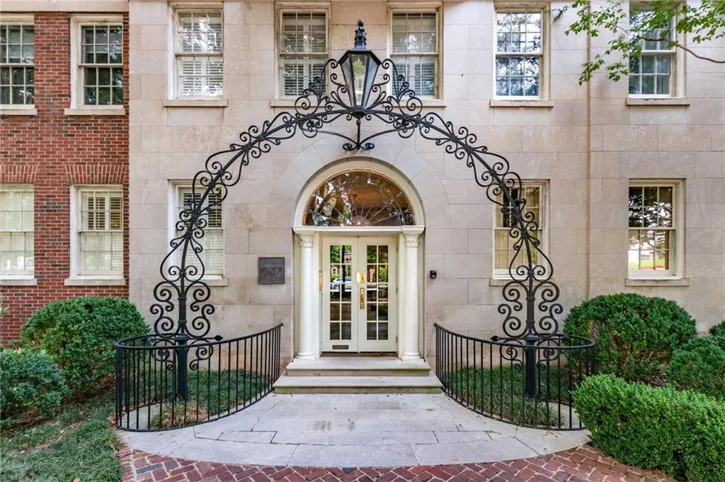 Residential For Sale - - 2 Bedrooms - 2 Bathrooms - Price $0 - 7570555